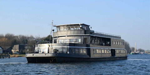 #1 BBQ Boot Utrecht incl. onbeperkt bier, wijn & fris.