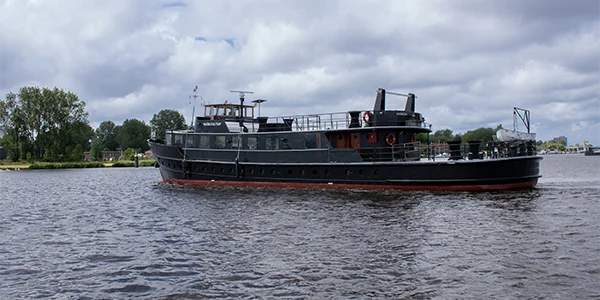 #1 Borrelboot Rotterdam incl. onbeperkt bier, wijn & fris.