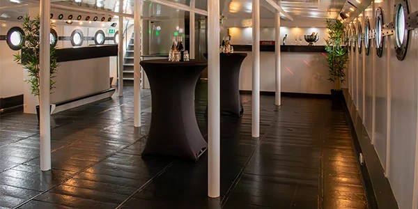 #1 Borrelboot Rotterdam incl. onbeperkt bier, wijn & fris.