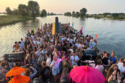 #1 Partyboot in de randstad, een onvergetelijk feest aan boord